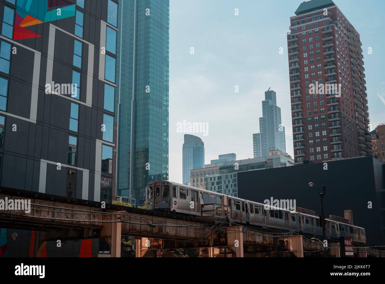 Train tracks in chicago usa hi-res stock photography and images - Alamy