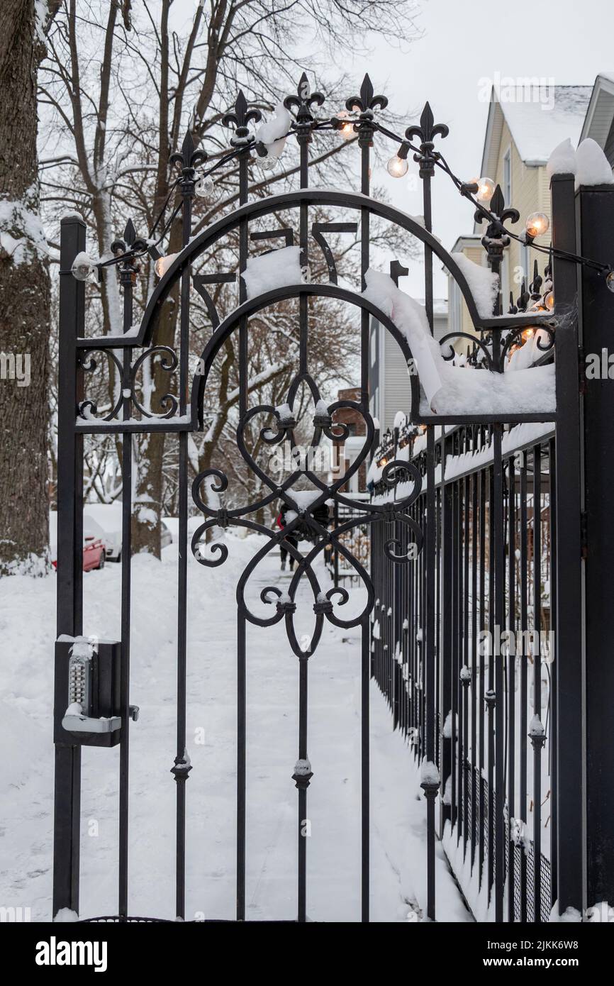 Covered gate hi-res stock photography and images - Alamy