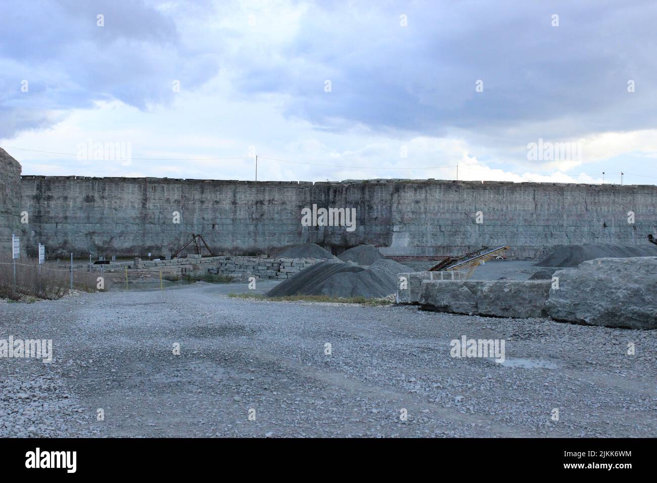 Quarry rocks hi-res stock photography and images - Alamy