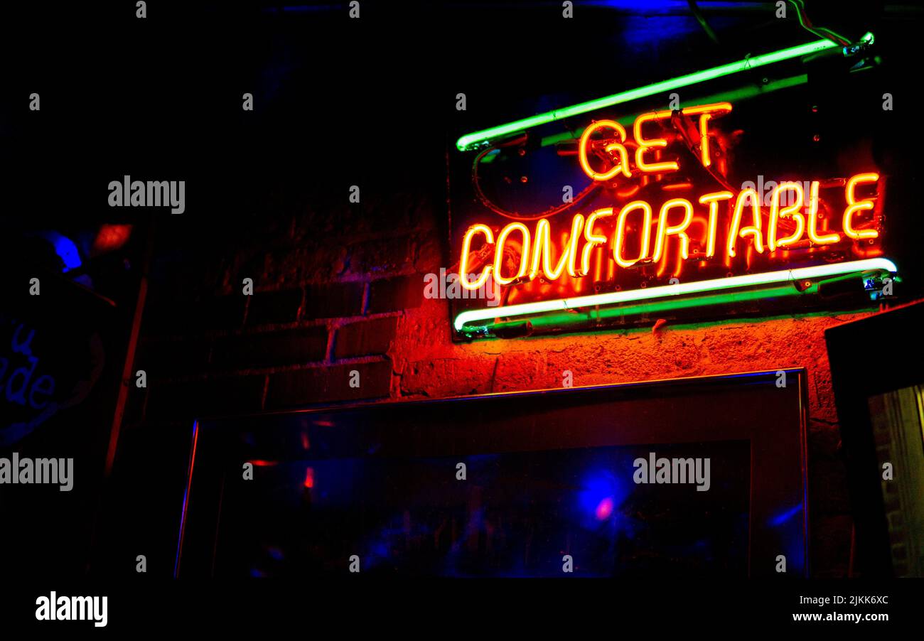 Red neon cafe bar sign hi-res stock photography and images - Alamy
