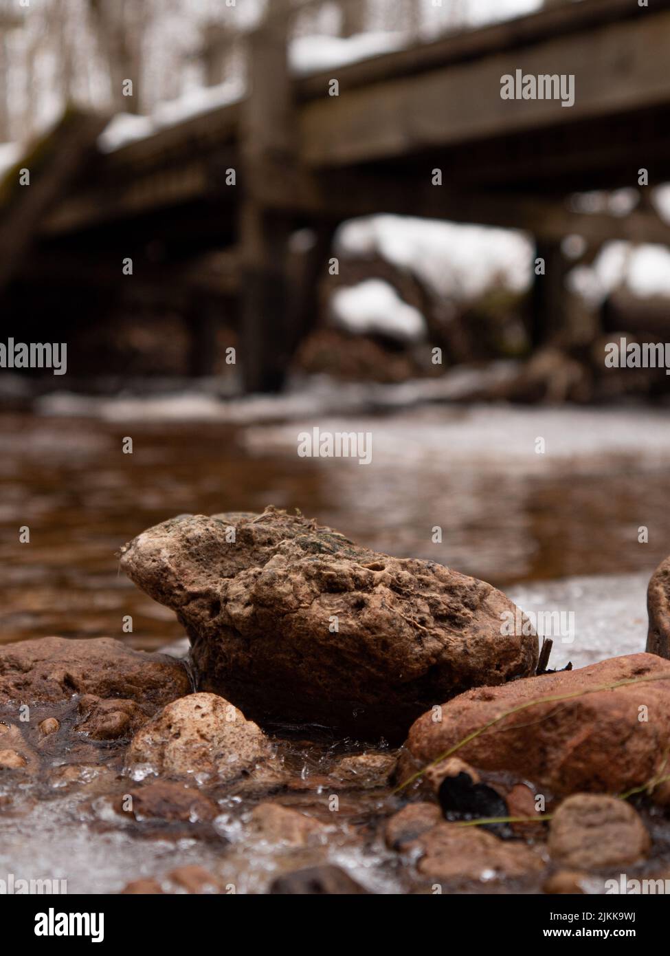 Vertical wet hi-res stock photography and images - Alamy