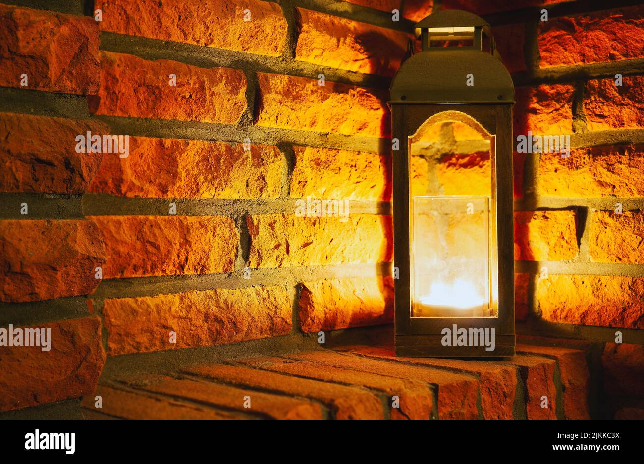Lantern light on stone wall hi-res stock photography and images - Alamy