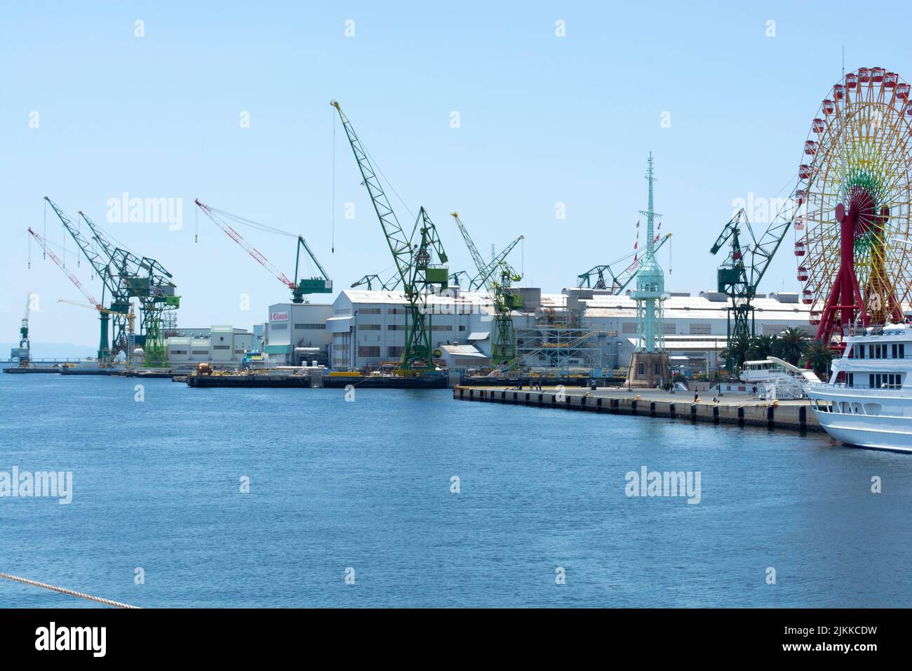 View ferris wheel near sea hi-res stock photography and images - Alamy
