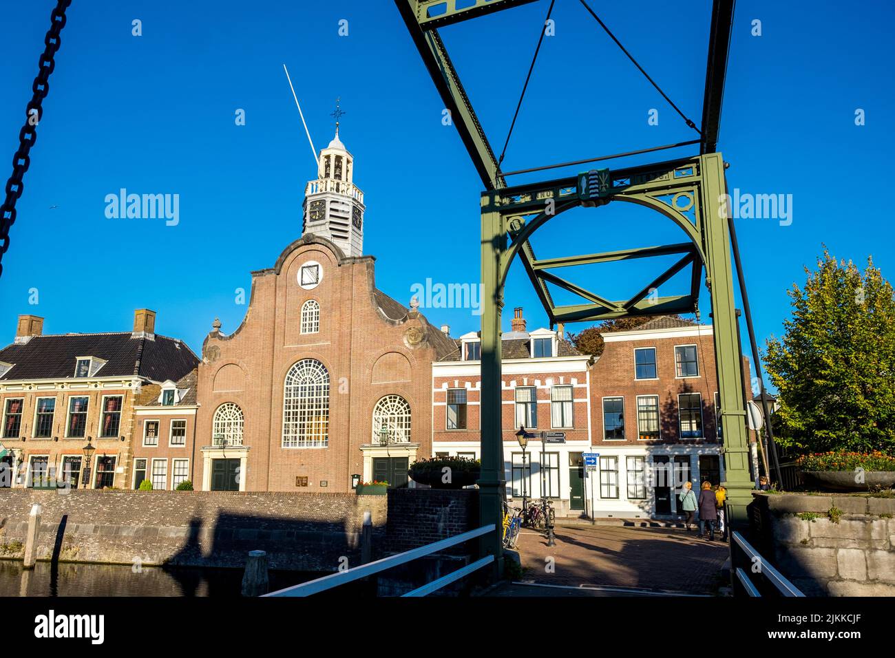 The Pilgrim Fathers Church near the Nieuwe Maas river in Rotterdam ...