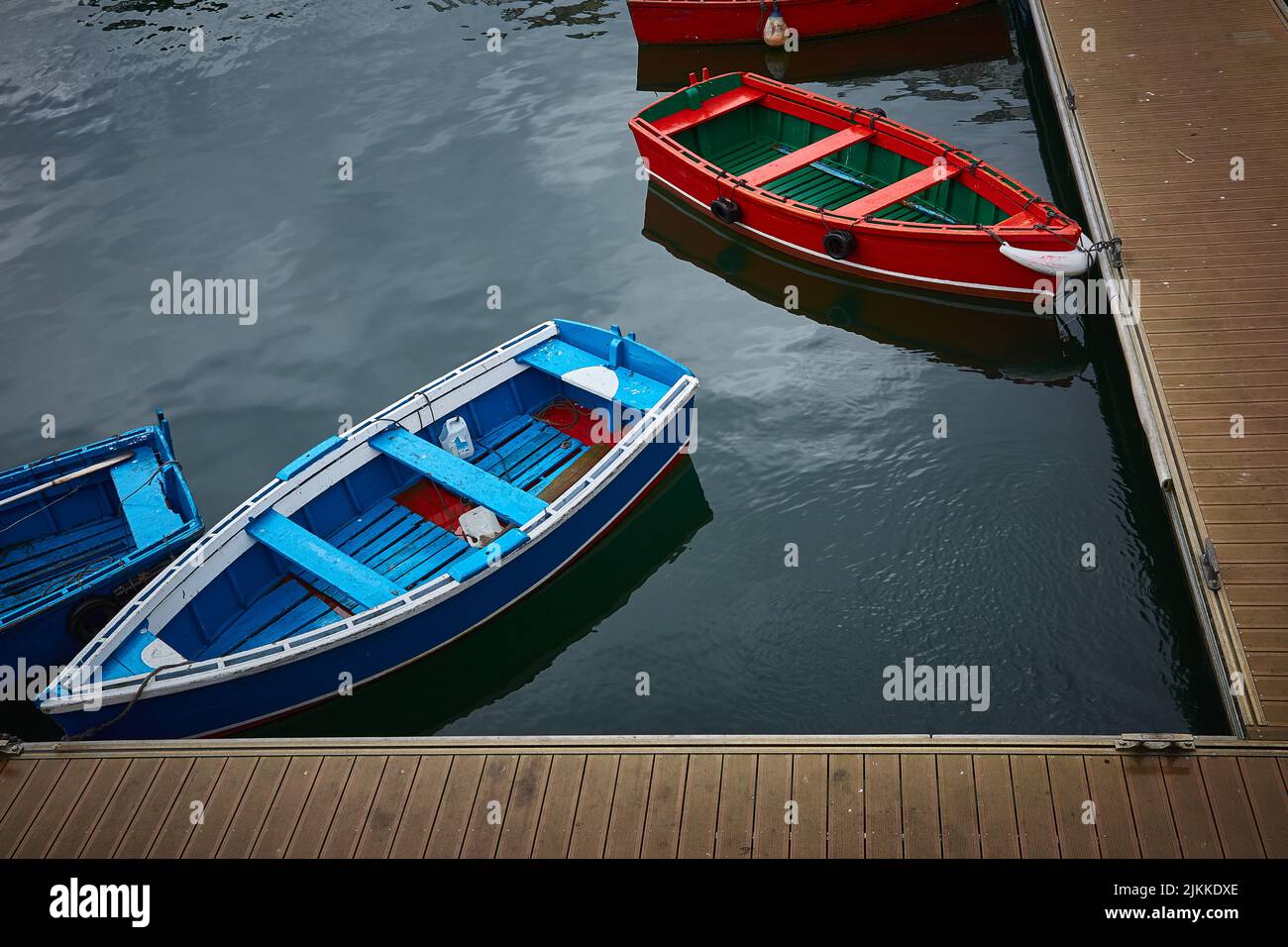 Red and blue boats hi-res stock photography and images - Alamy
