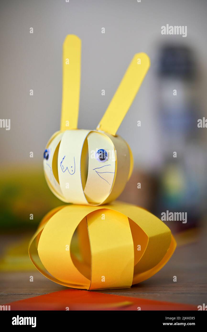 Rabbit origami hi-res stock photography and images - Alamy