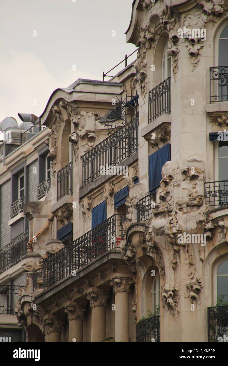 Balconies building hi-res stock photography and images - Alamy
