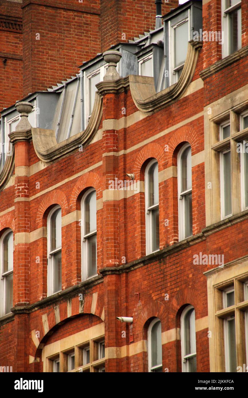 London brick building hi-res stock photography and images - Alamy