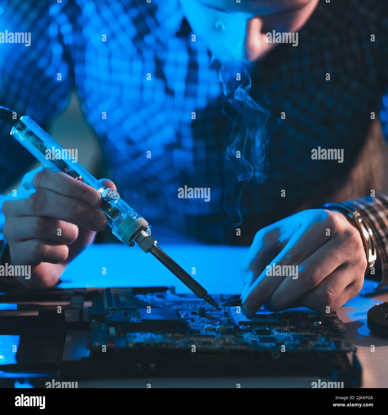 Microelectronics engineering hi-res stock photography and images - Alamy