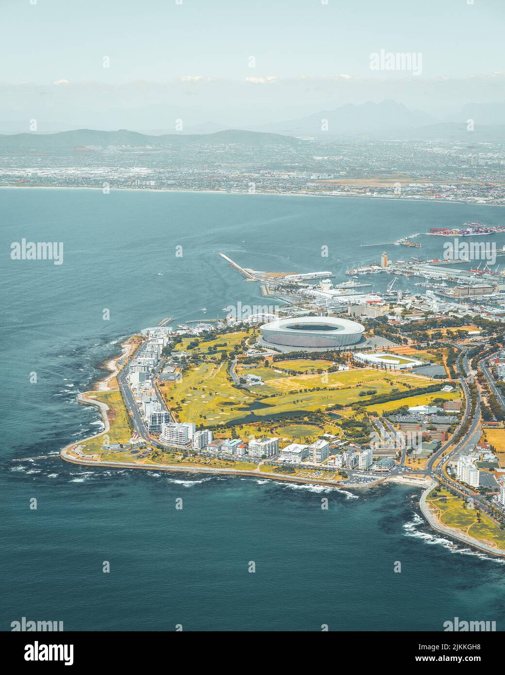 A vertical shot of the Cape Town cityscape, Africa Stock Photo - Alamy