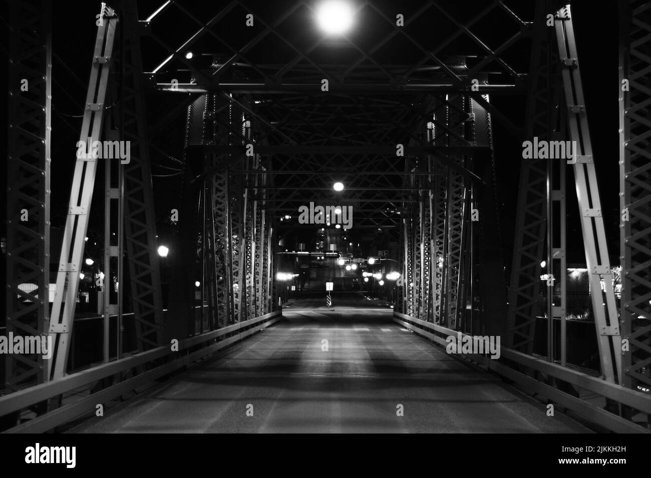 Empty modern bridge hi-res stock photography and images - Alamy