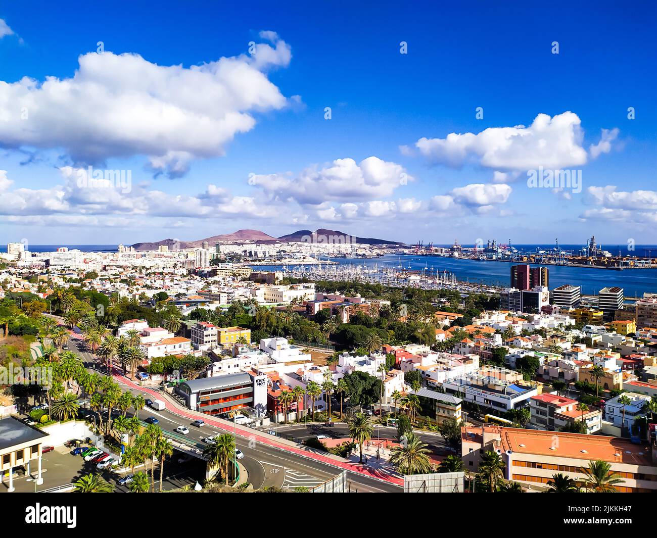 Cityscape aerial ocean hi-res stock photography and images - Alamy