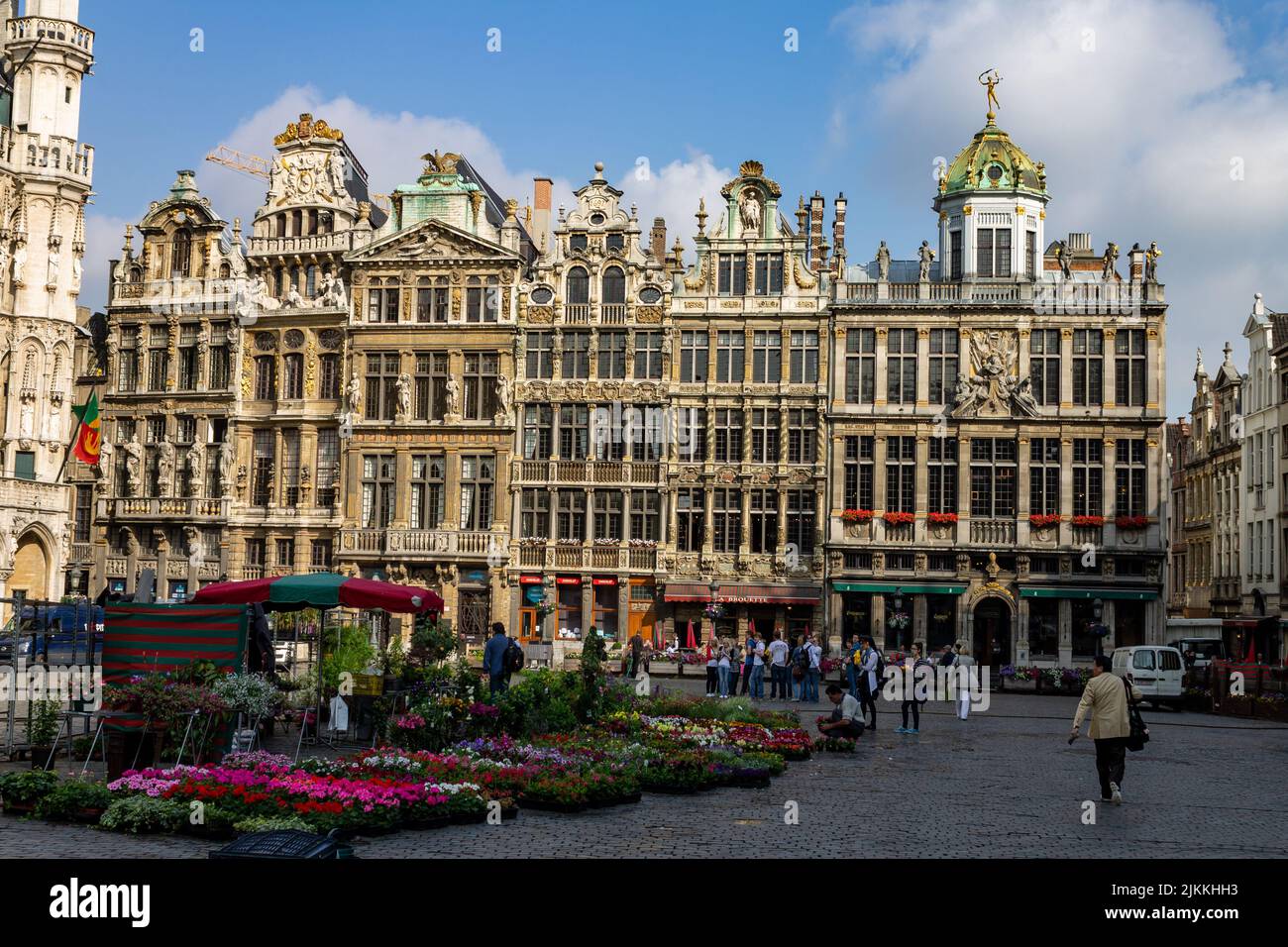 Frontal architecture hi-res stock photography and images - Alamy