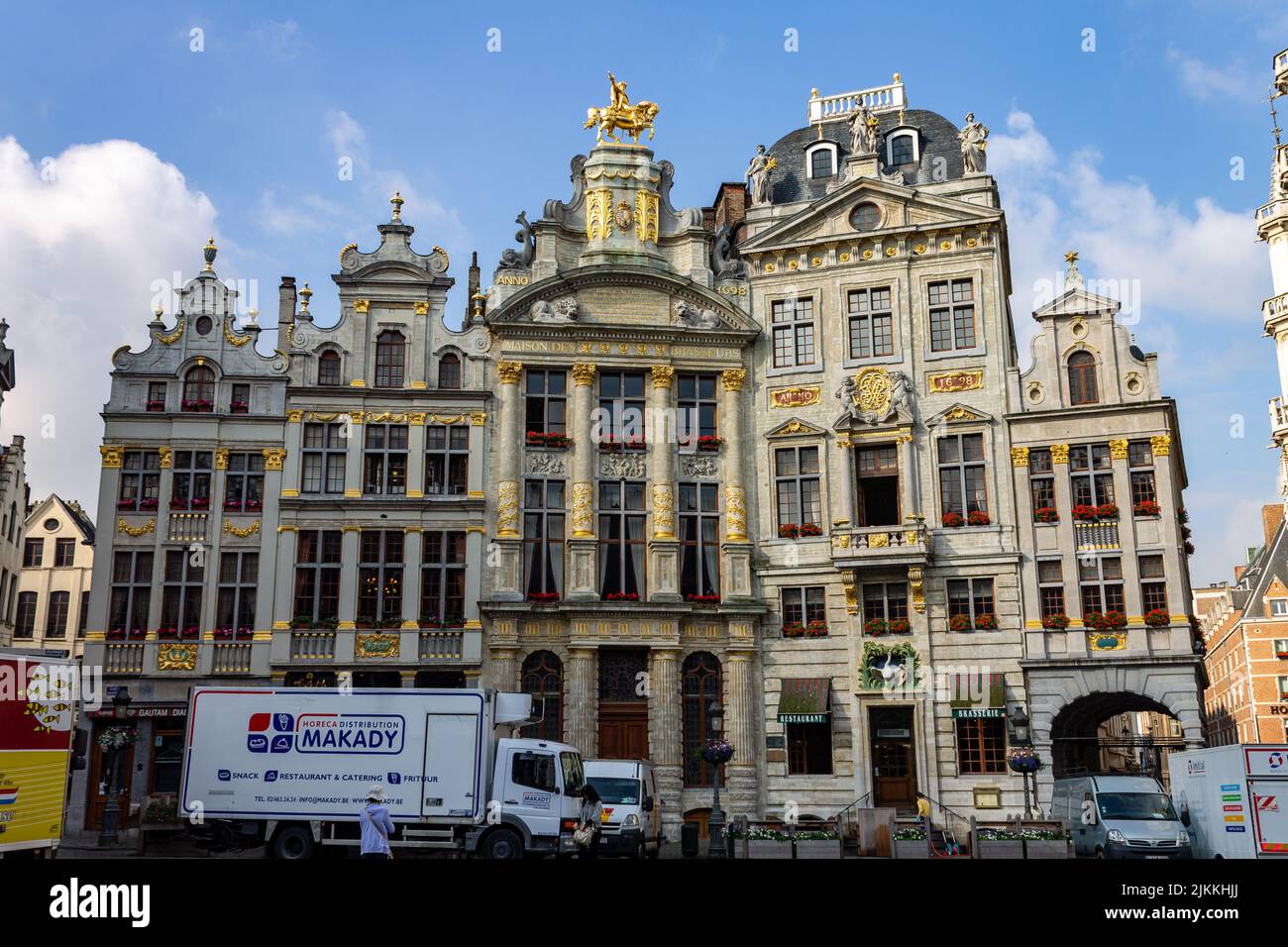 Frontal architecture hi-res stock photography and images - Alamy