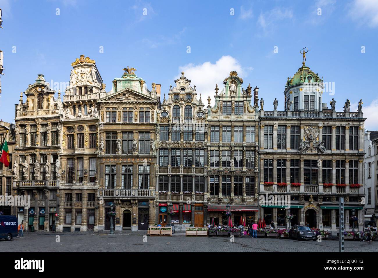 Frontal architecture hi-res stock photography and images - Alamy