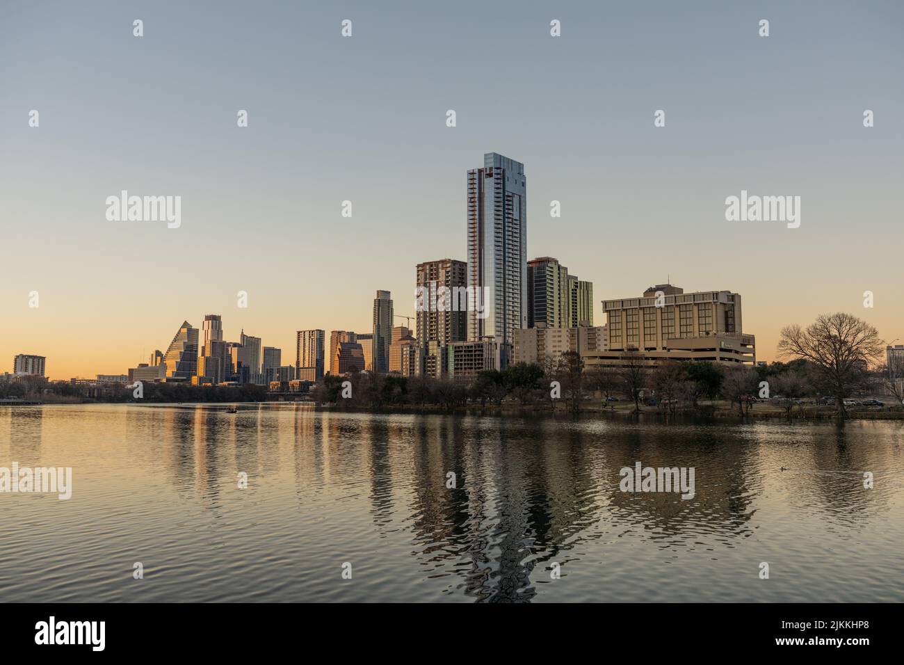 A horizontal shot of a Ladybird Lake and Boardwalk in Austin city Stock ...