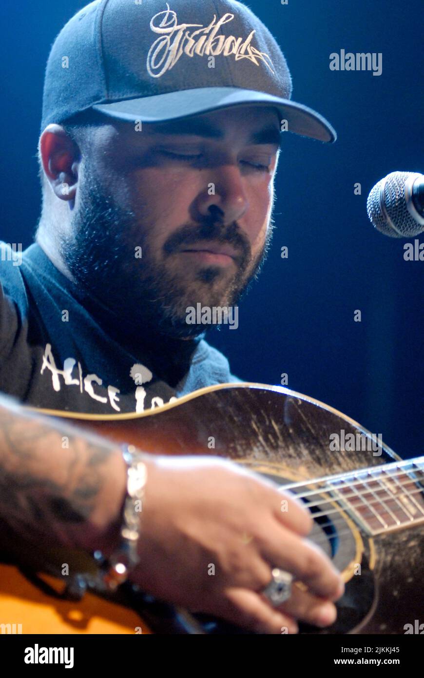 A vertical closeup of Aaron Lewis from Staind performing at the House ...