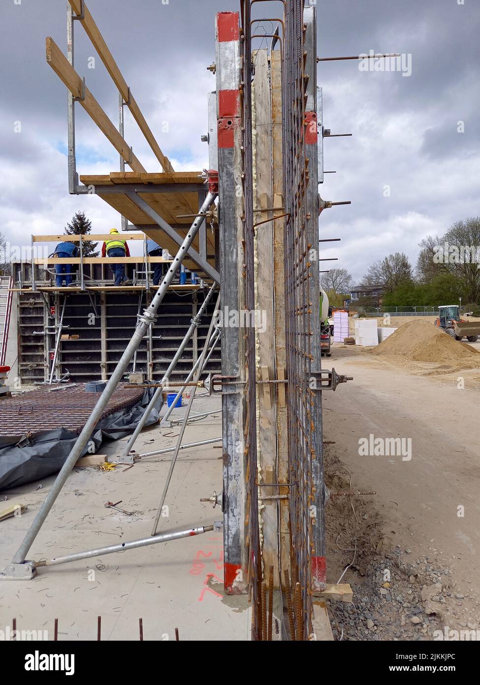 Construction site vertical hi-res stock photography and images - Alamy
