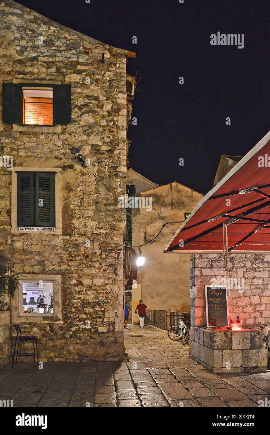 Vertical shot alley night hi-res stock photography and images - Alamy