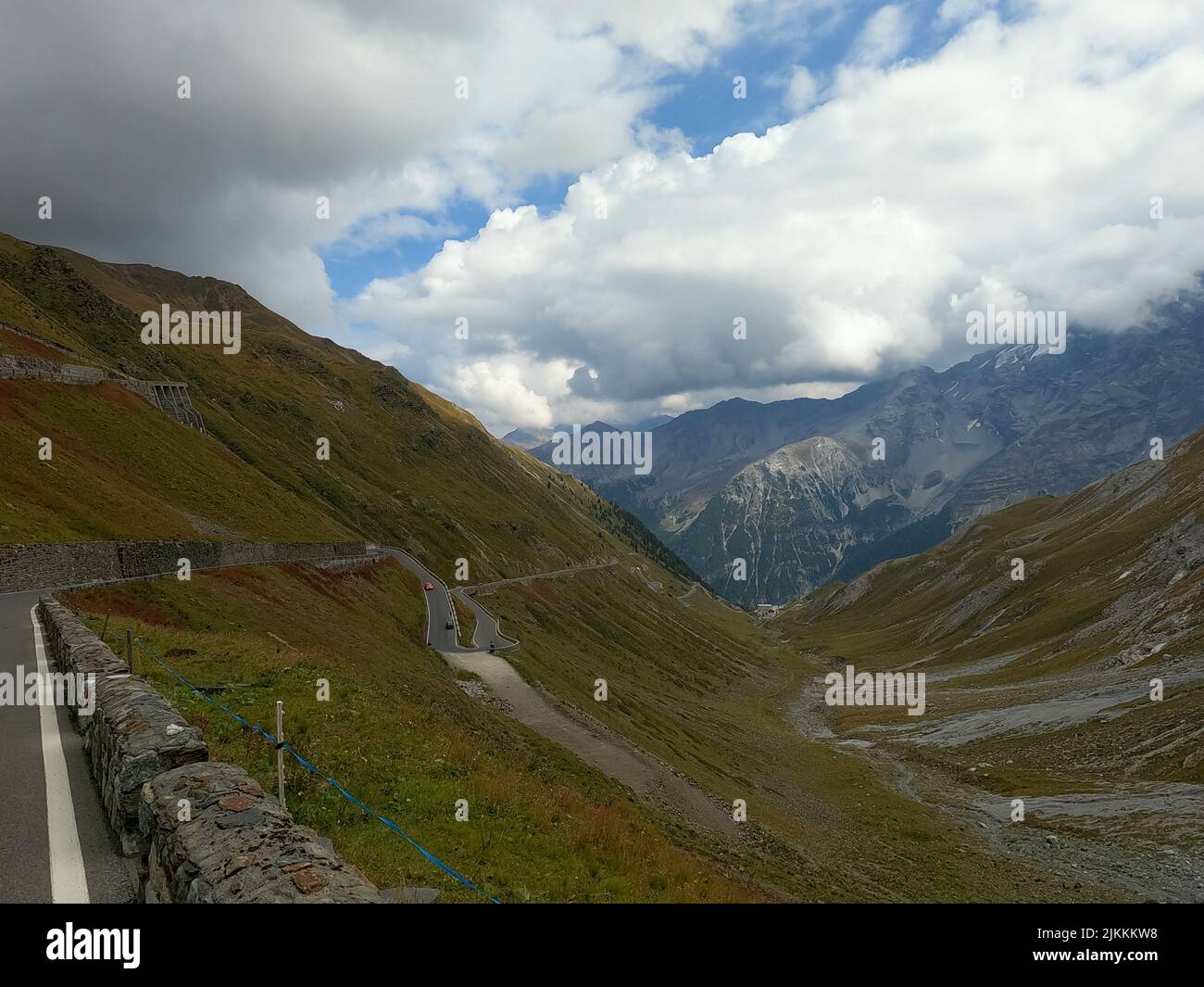Picturesque view winding road hi-res stock photography and images - Alamy