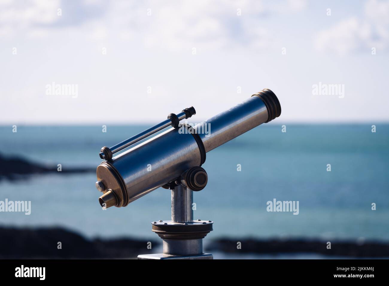 Small telescope hi-res stock photography and images - Alamy