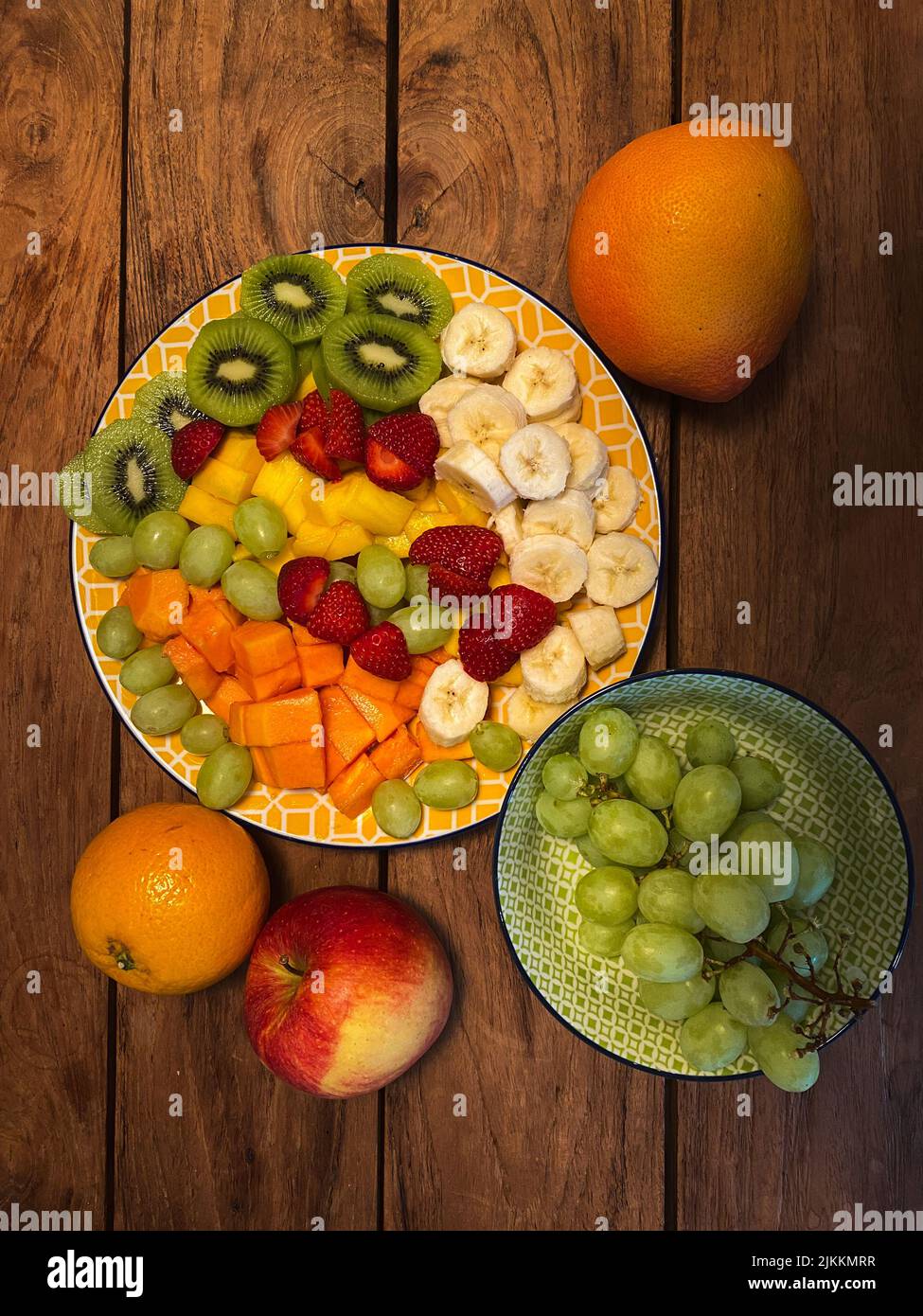 Kiwi fruit top view hi-res stock photography and images - Alamy