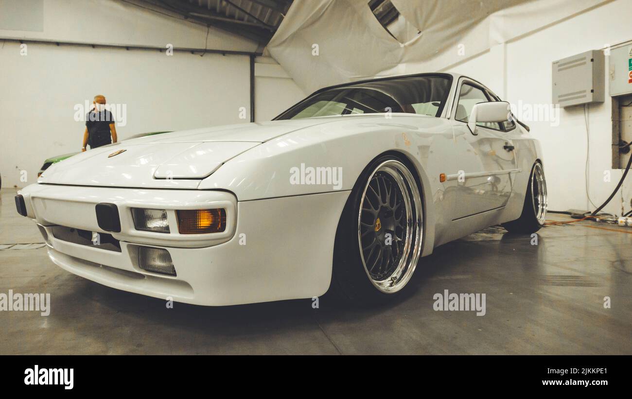 Porsche 924 hi-res stock photography and images - Alamy