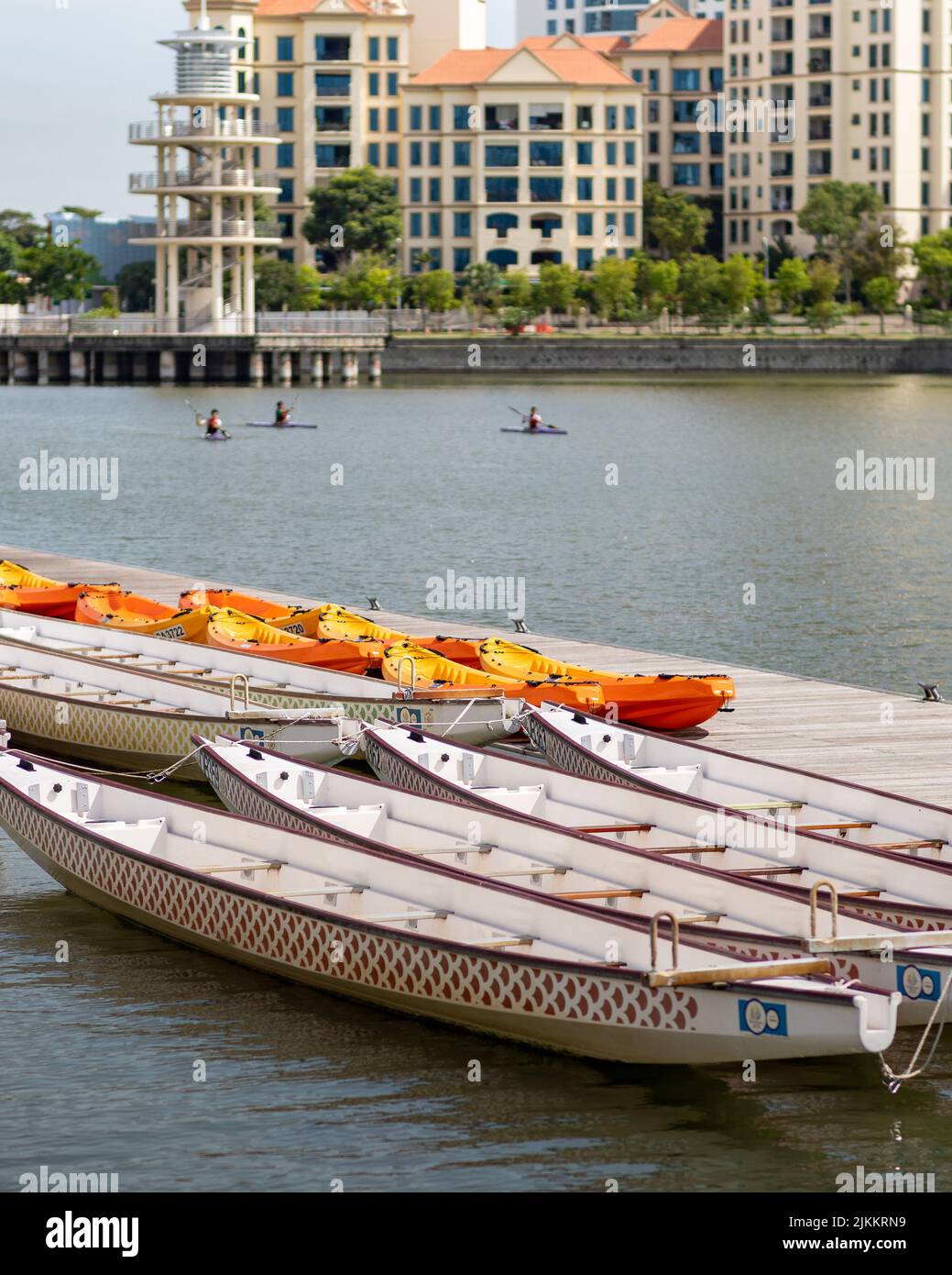 Singapore dragon boats hi-res stock photography and images - Alamy
