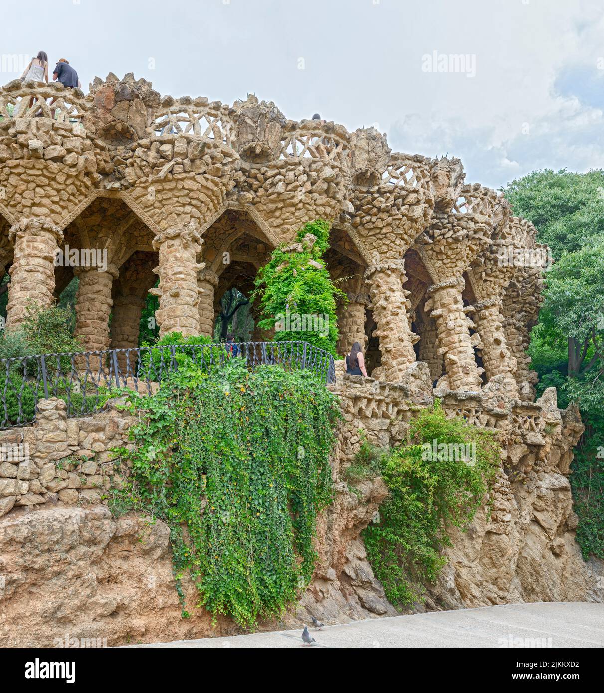 Place with terrace with decorated columns and patterned parapet in ...