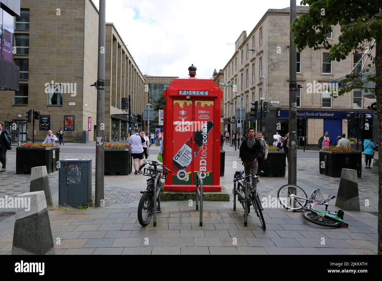 Glasgow red police box hi-res stock photography and images - Alamy