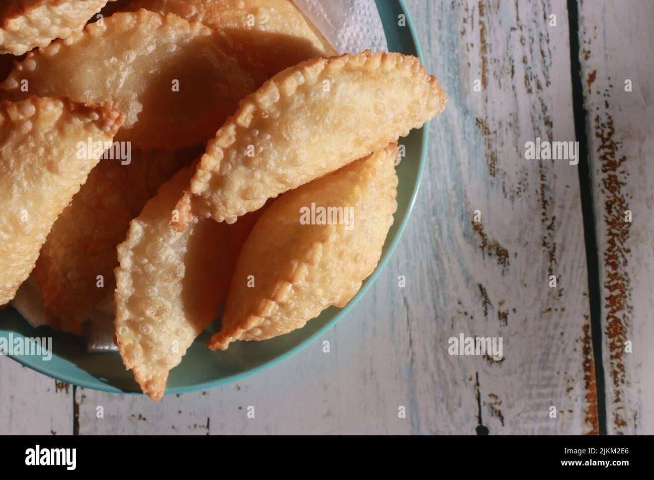 Puff samosa hi-res stock photography and images - Alamy