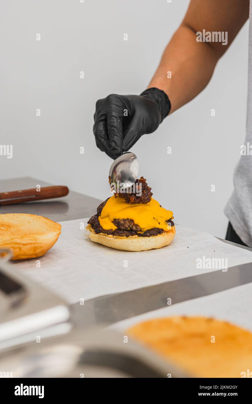 Bbq burger chef hi-res stock photography and images - Alamy