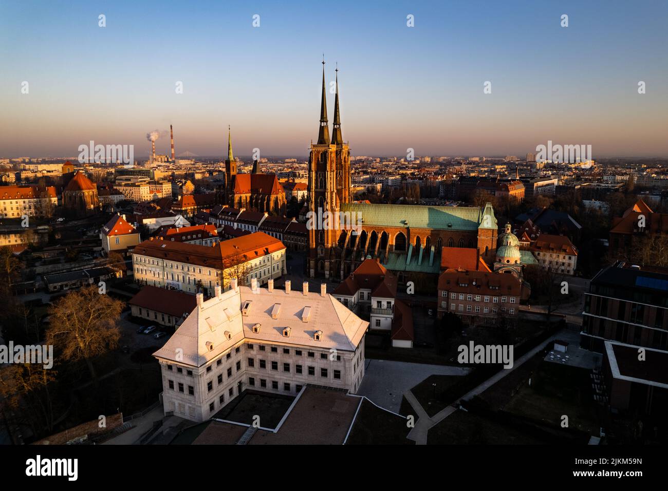 Old european buildings hi-res stock photography and images - Alamy