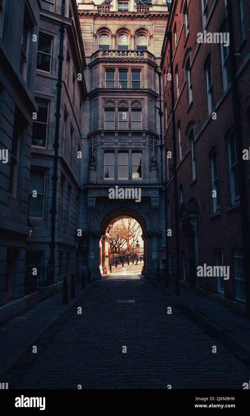 Arch style building hi-res stock photography and images - Alamy