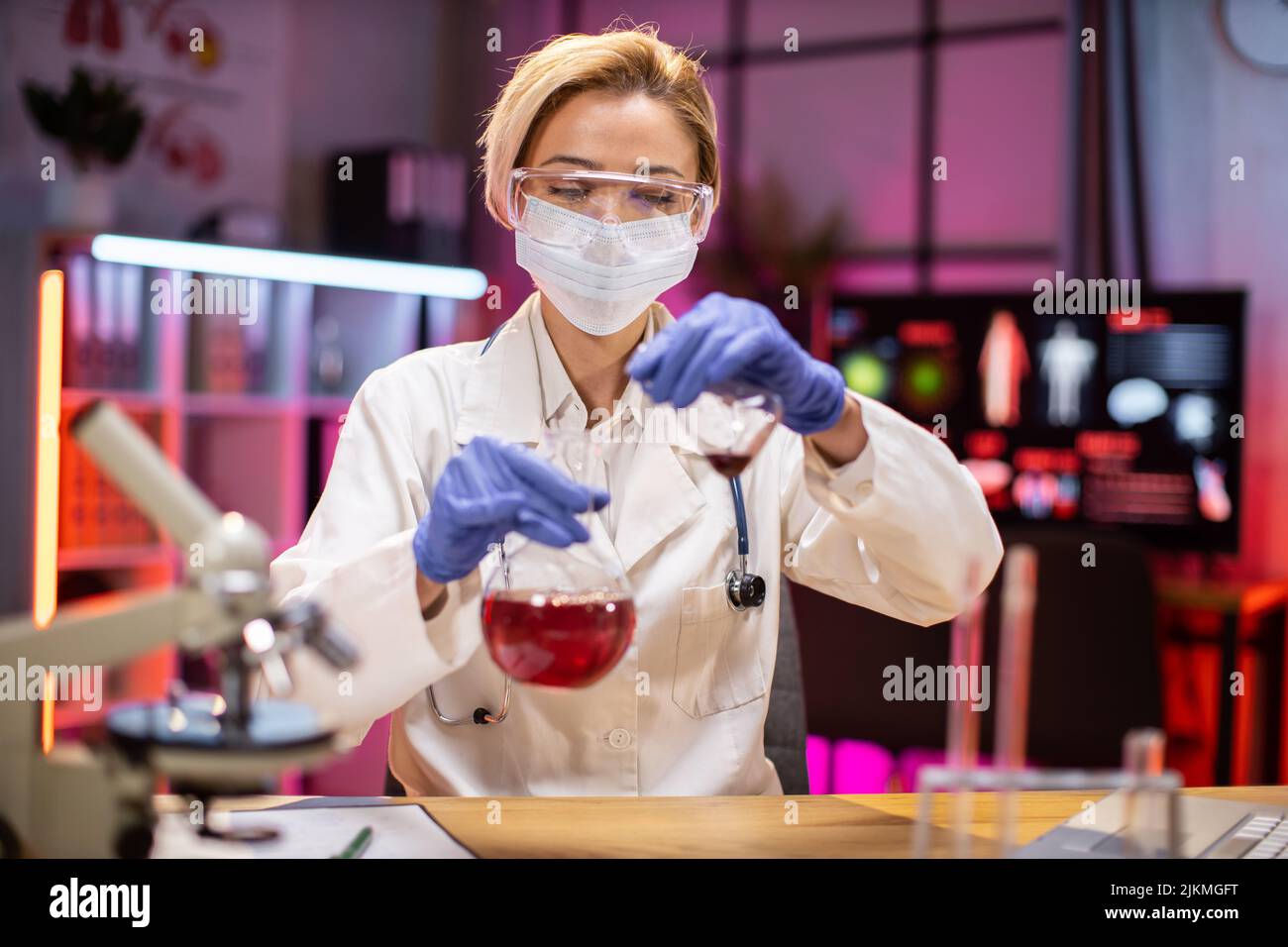 Surgical experimenting hi-res stock photography and images - Alamy