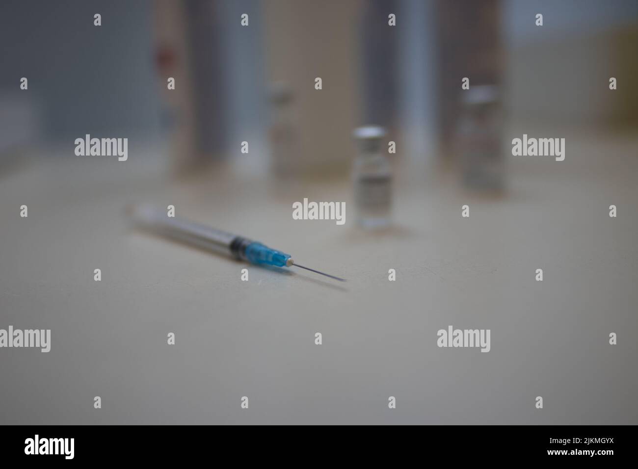 Medical injection syringe hi-res stock photography and images - Alamy