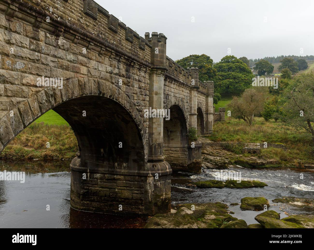 River wharfe bridge hi-res stock photography and images - Alamy