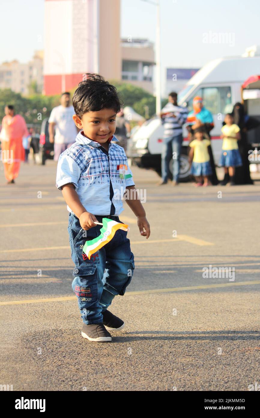 Boy saluting indian flag hi-res stock photography and images - Alamy
