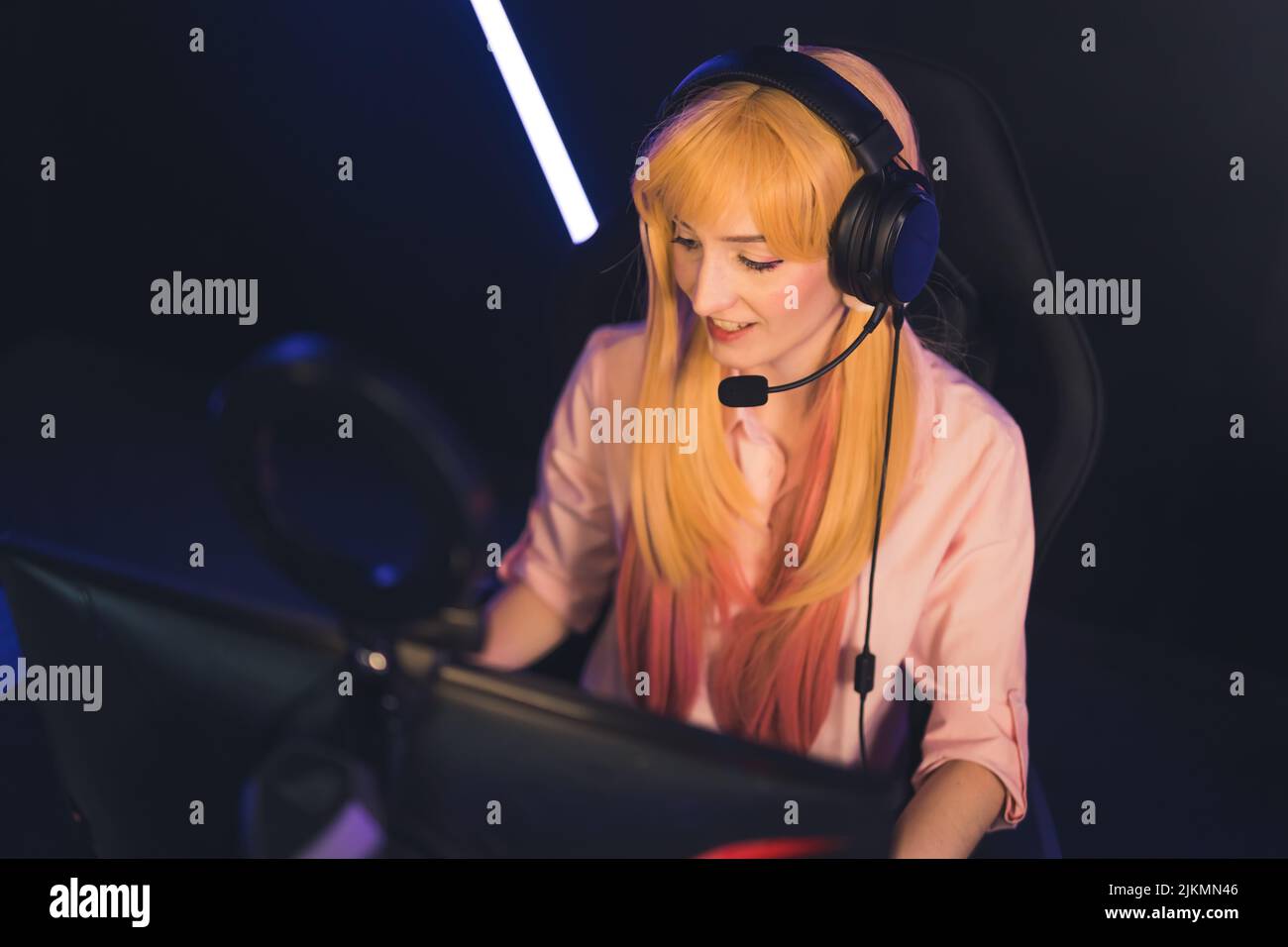 Online player hi-res stock photography and images - Alamy