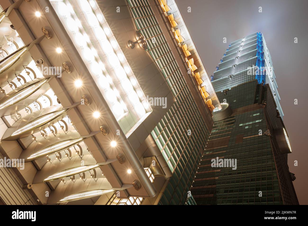 Taipei 101 building hi-res stock photography and images - Alamy