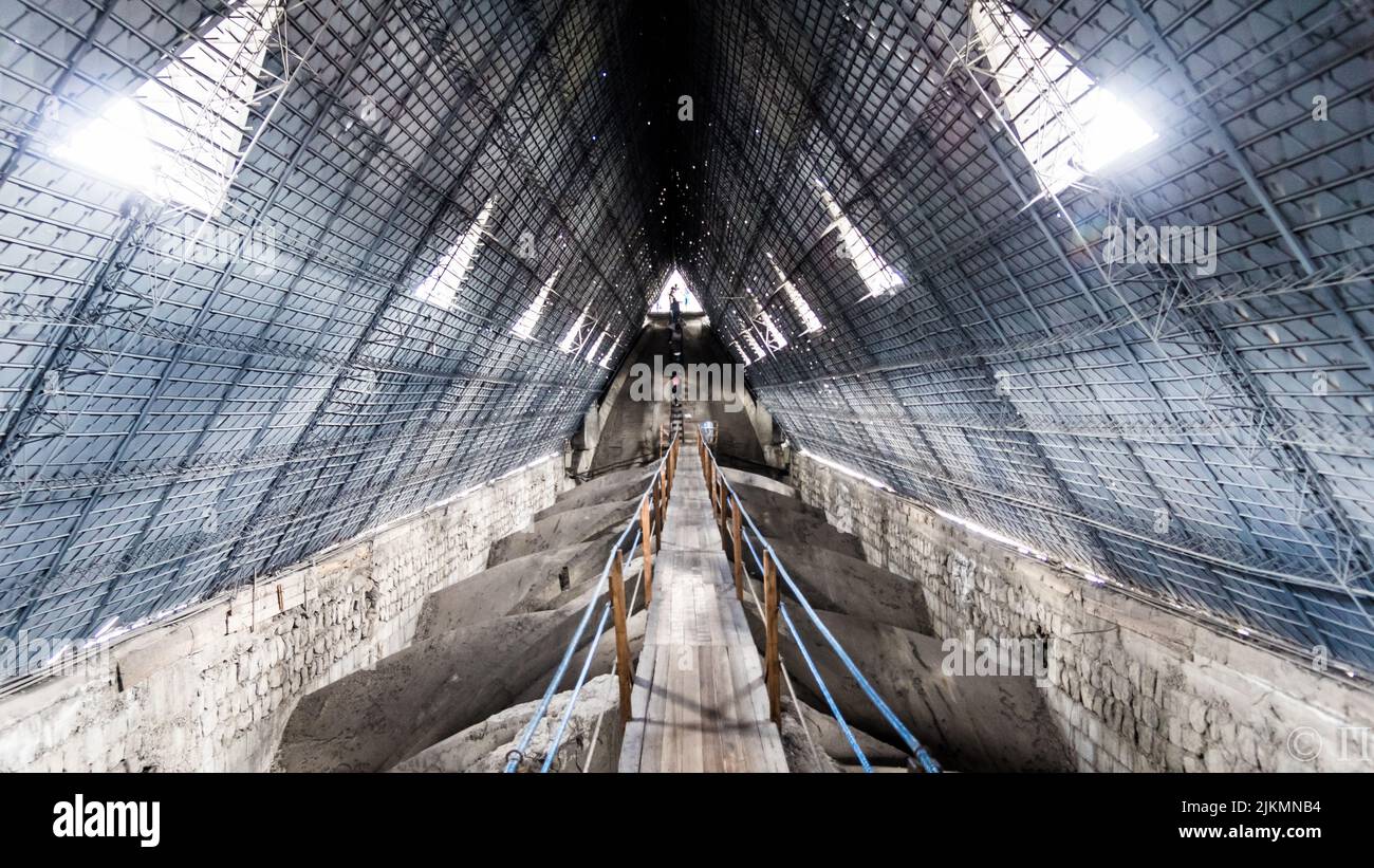 Construction industry line design hi-res stock photography and images ...