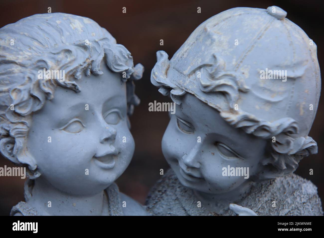 Statue little boy hi-res stock photography and images - Alamy