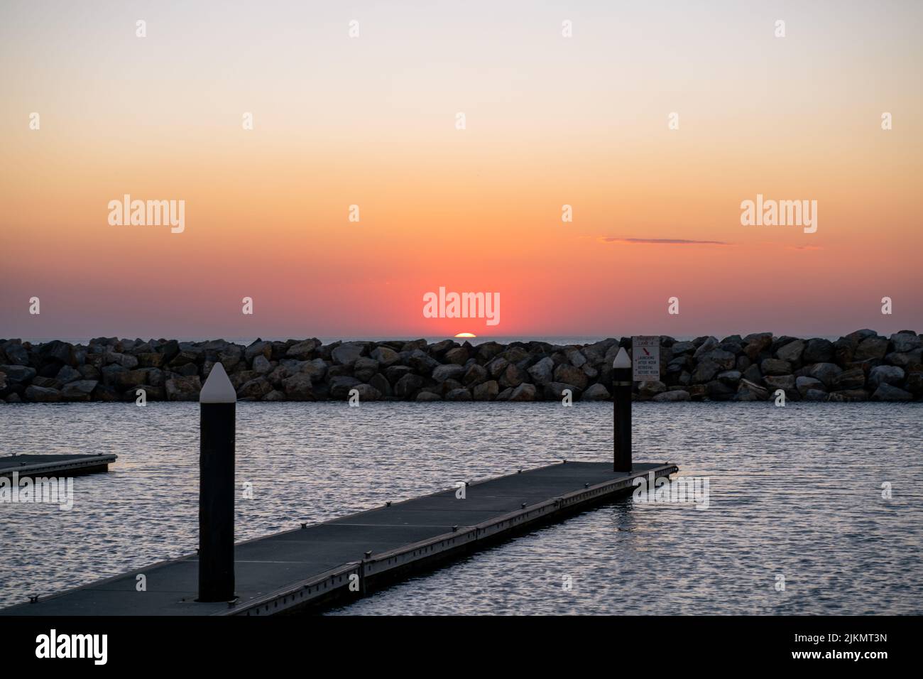 Dock and seawall hi-res stock photography and images - Alamy