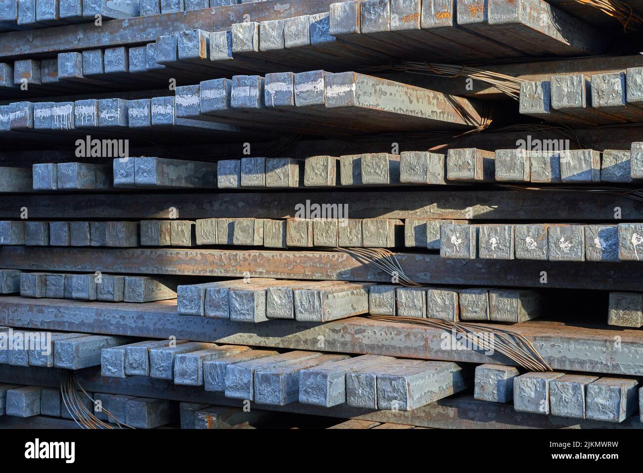 Cargo hatch covers hi-res stock photography and images - Alamy