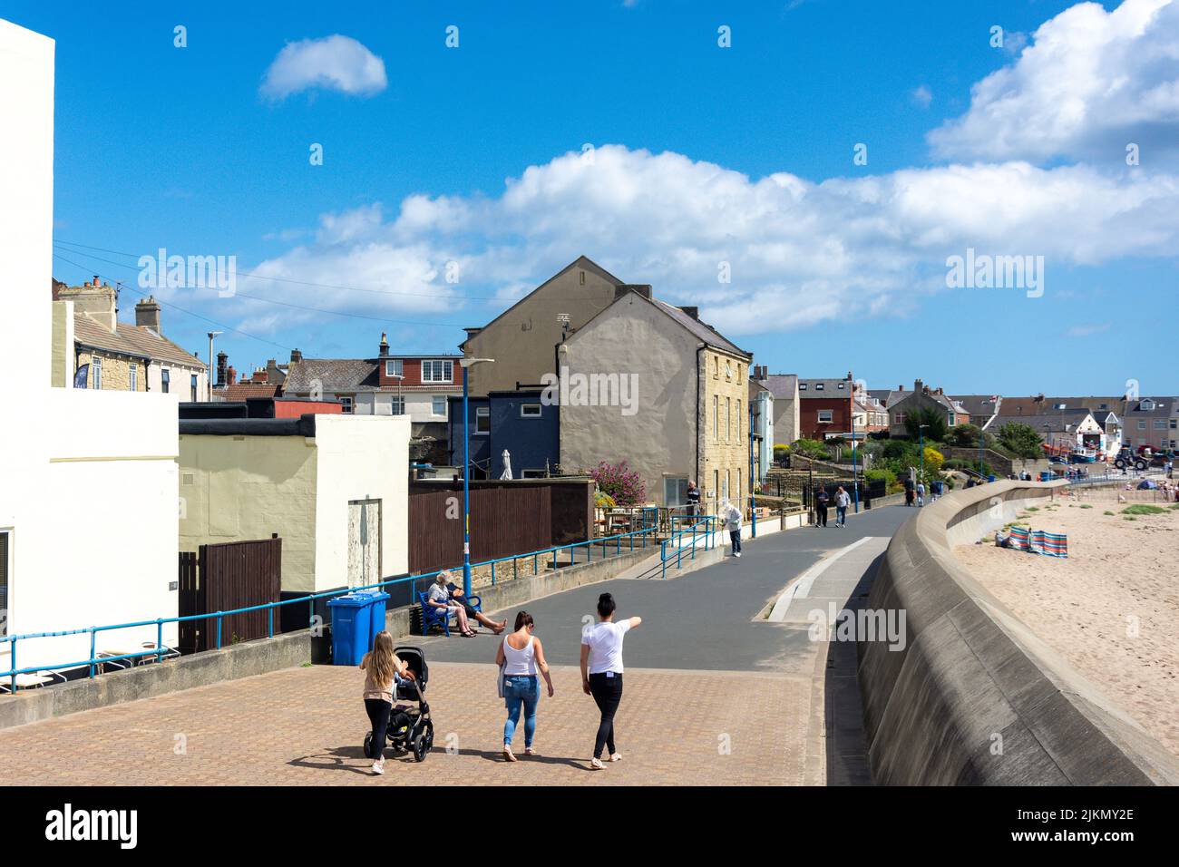 Newbiggen-by-the-Sea Beach and promenade, Newbiggen-by-the-Sea ...