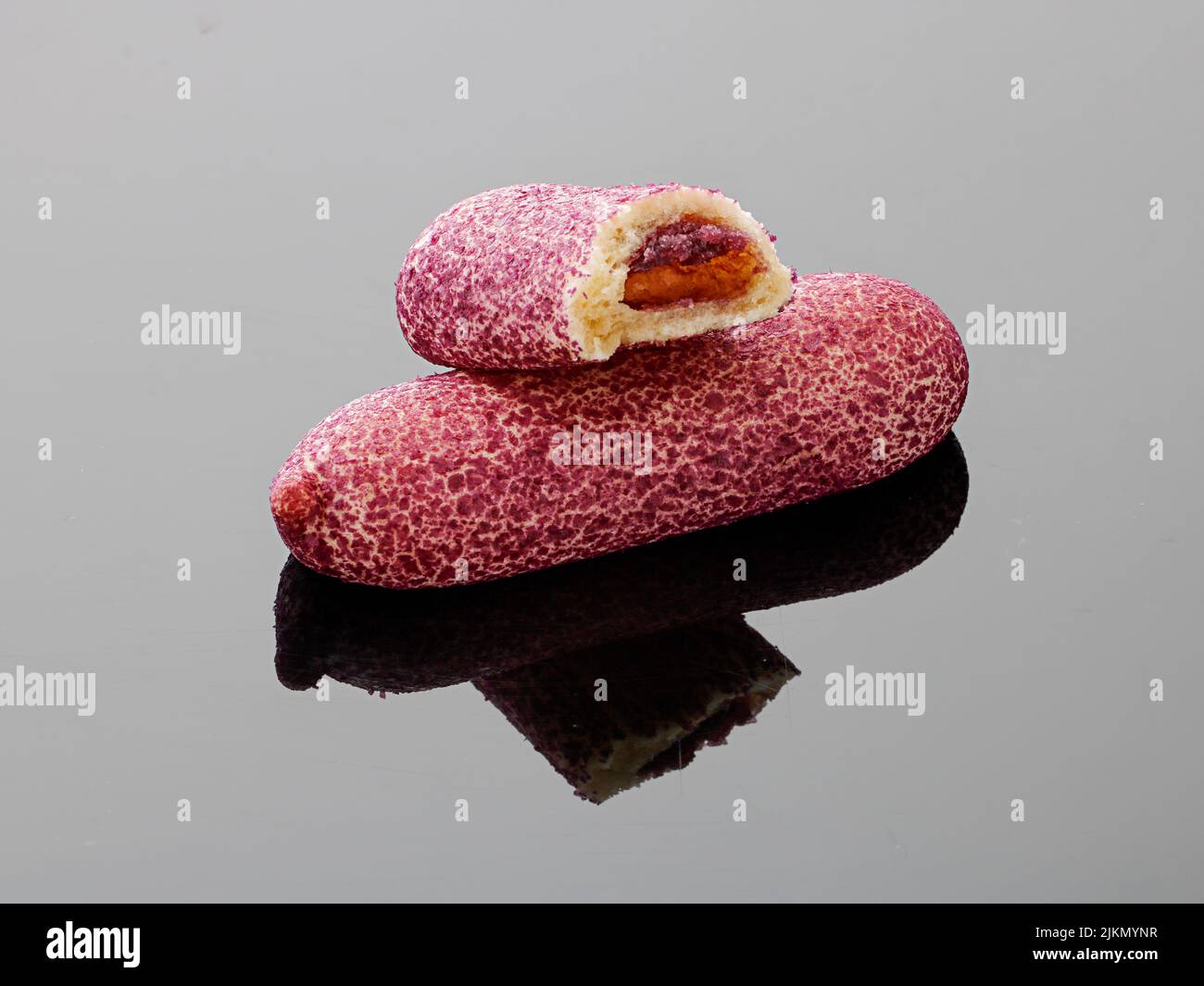 Taiwanese purple sticky rice roll hi-res stock photography and images ...