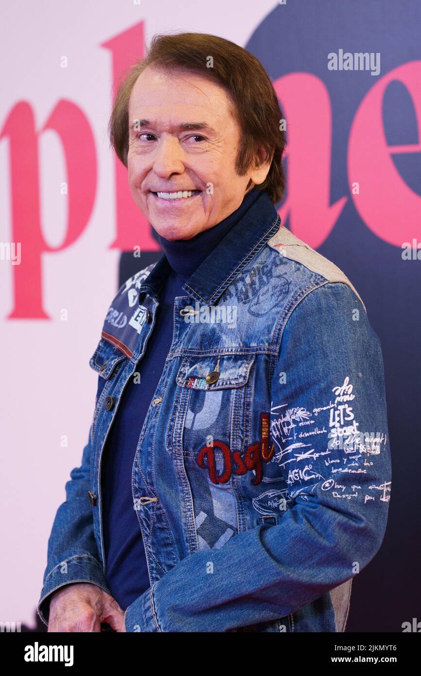 Spanish singer Raphael presents 'Raphaelismo' exhibition at the ...