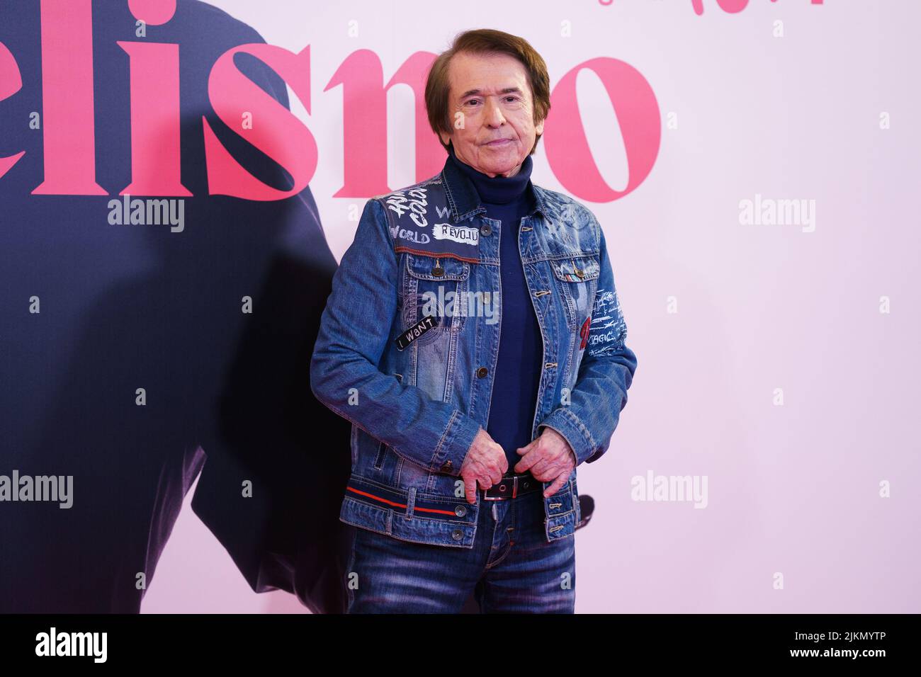 Spanish singer raphael presents hi-res stock photography and images - Alamy