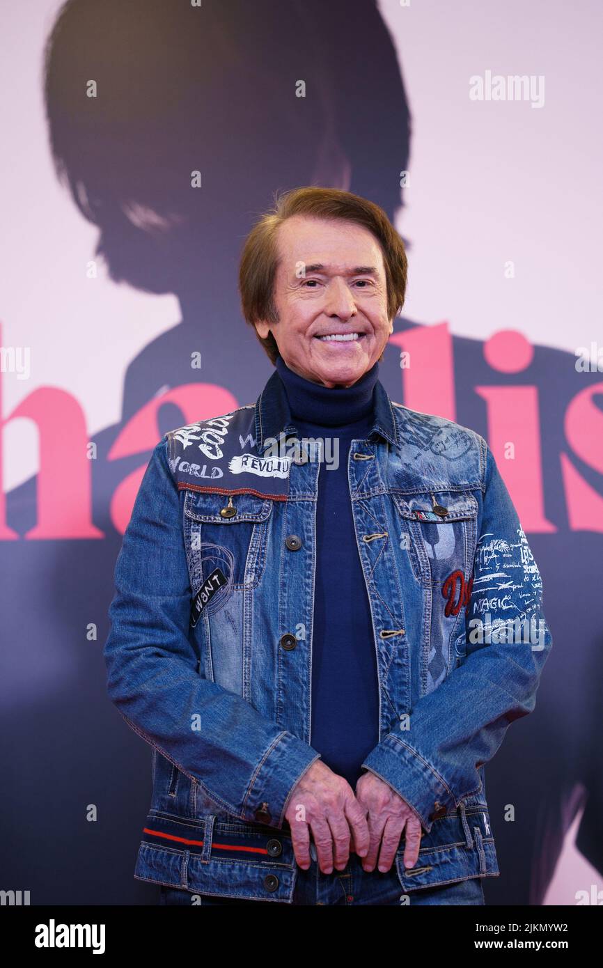 Spanish singer Raphael presents 'Raphaelismo' exhibition at the ...