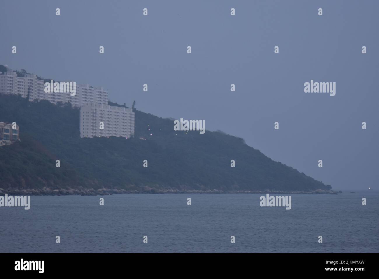 White architecture sea hi-res stock photography and images - Alamy